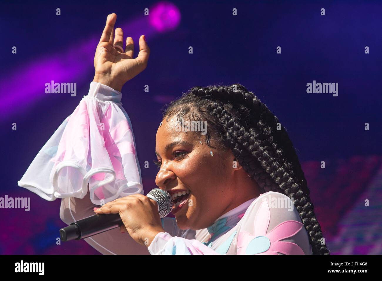 Singer Larissa Luz performing at the Turá Festival in São Paulo on the ...