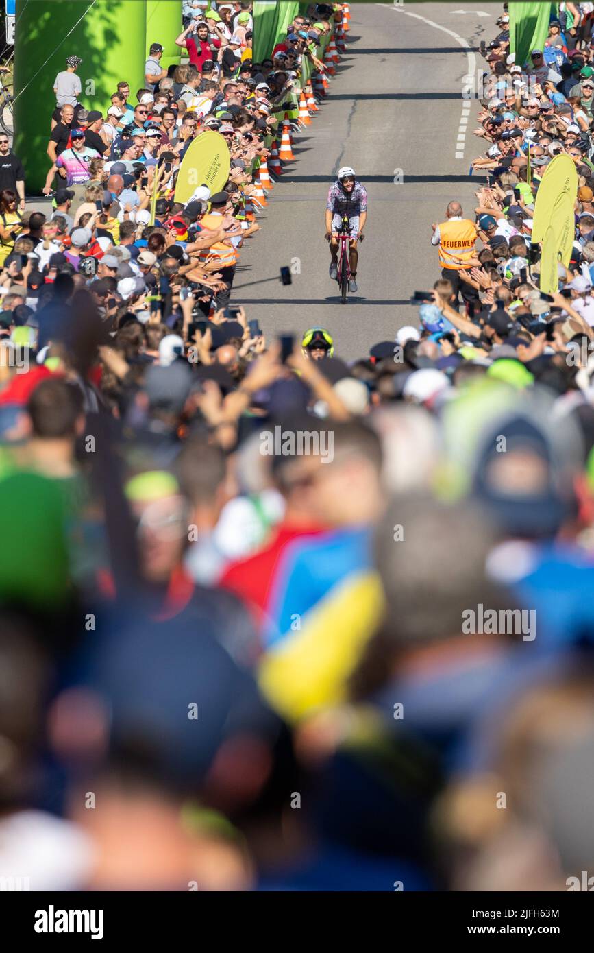 Hilpoltstein, Germany. 03rd July, 2022. U.S. triathlete Sam Lang ...