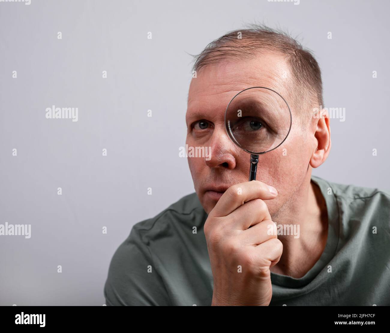 Looking through the lens hi-res stock photography and images - Alamy