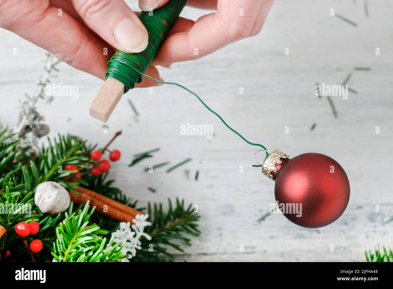 How to make christmas table centerpiece with fir, roses, balls and ilex ...