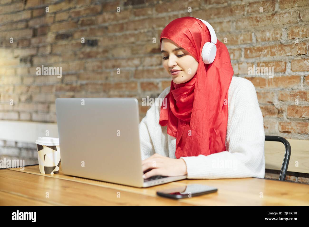 Woman in hijab with child hi-res stock photography and images - Alamy
