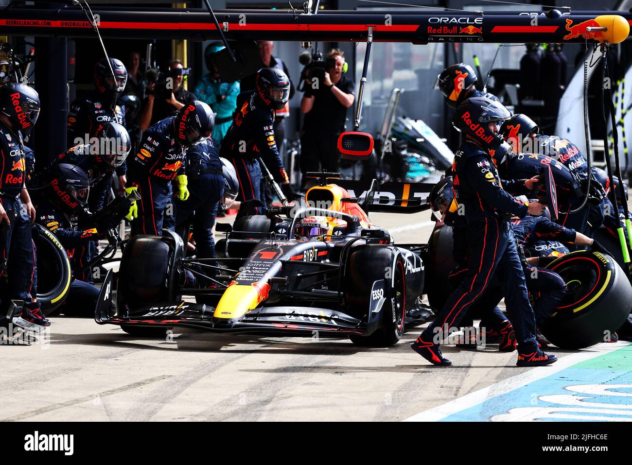 F1 max verstappen 2022 pitstop hi-res stock photography and images - Alamy