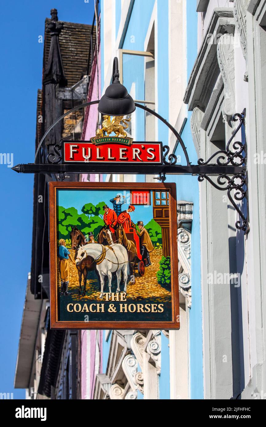Coach and horses pubs hi-res stock photography and images - Alamy