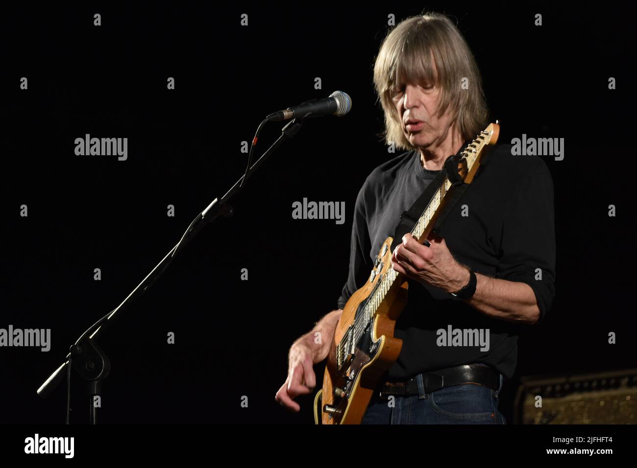Guitarist mike stern hi-res stock photography and images - Alamy