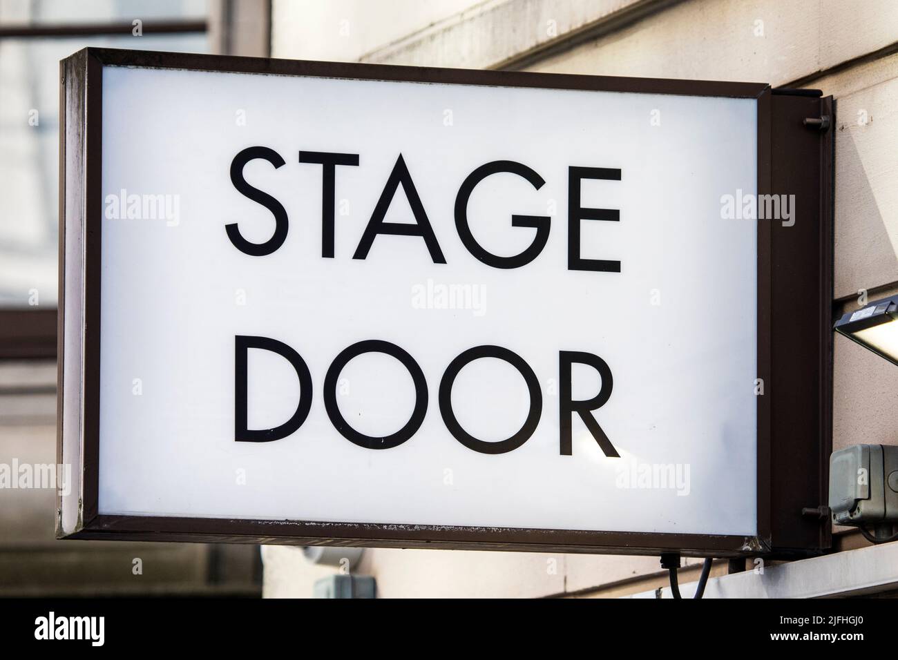 Stage door sign hi-res stock photography and images - Alamy