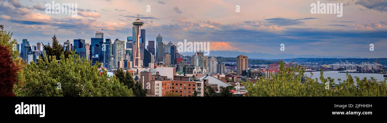 Downtown city skyline panoramic view with the Space Needle and Mount ...
