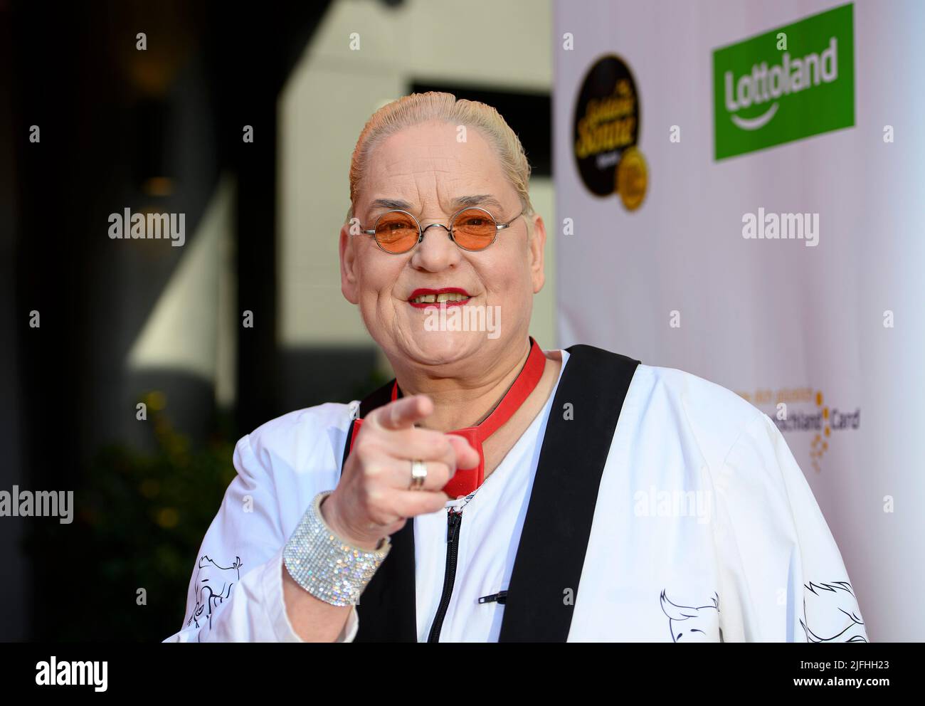 Hella FROM SENSEN, comedy, comedienne. Gala - Golden Sun Special 2022 ...