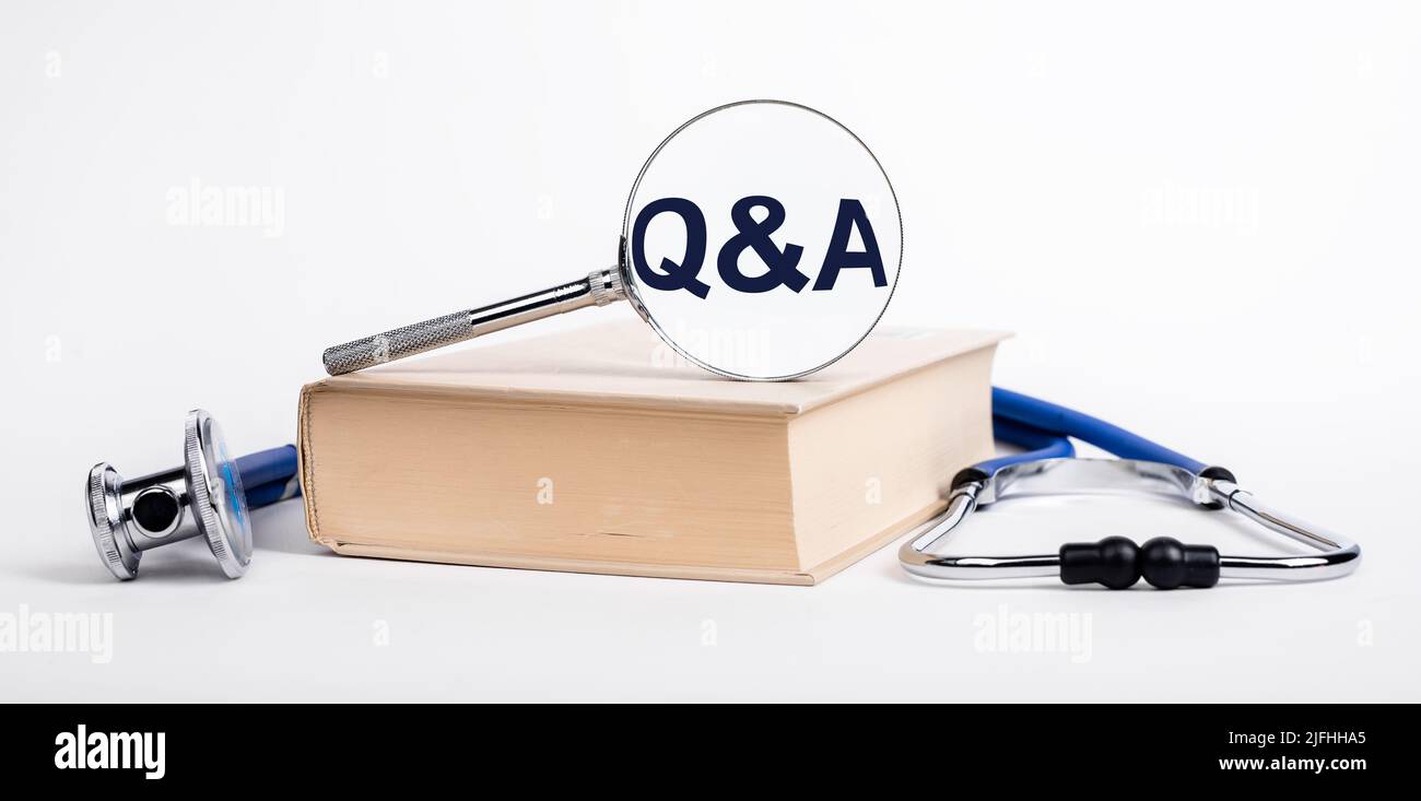 Medical textbook hi-res stock photography and images - Alamy