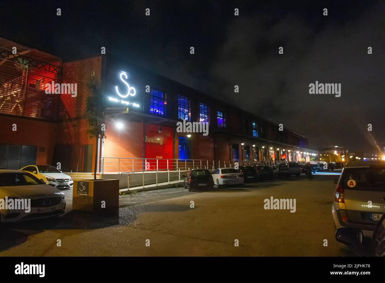 Night club in Rouen next to Seine river - night illumination ...