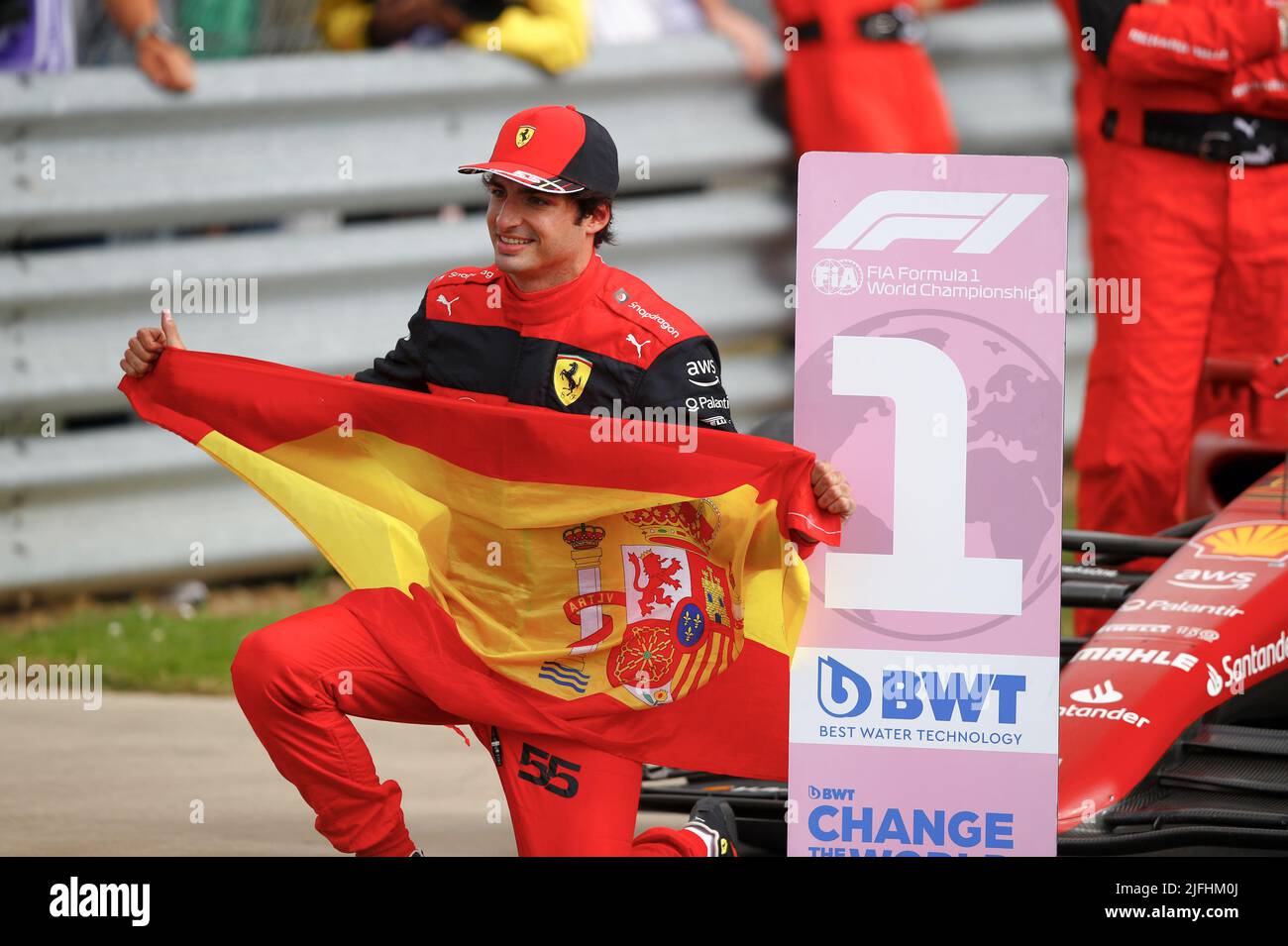 SAINZ Carlos (spa), Scuderia Ferrari F1-75, portrait celebrates his ...