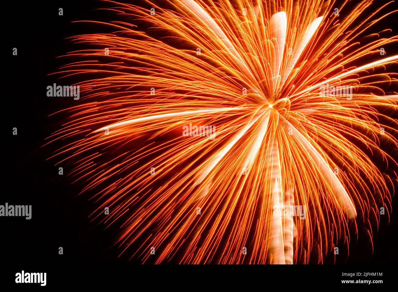 Bursting fireworks hi-res stock photography and images - Alamy