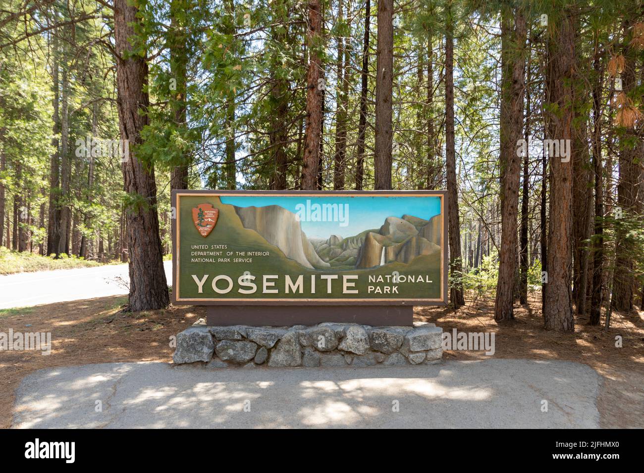 Yosemite, USA - May 20, 2022: yosemite entrance signage in Yosemite ...