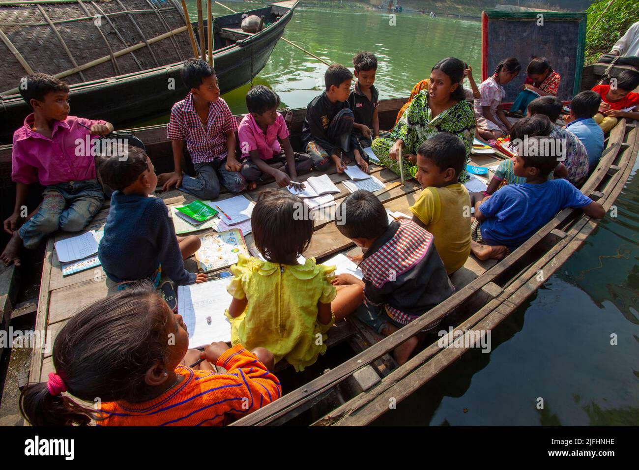 Floating school in bangladesh hi-res stock photography and images - Alamy Floating school in bangladesh hi-res stock photography and images - Alamy