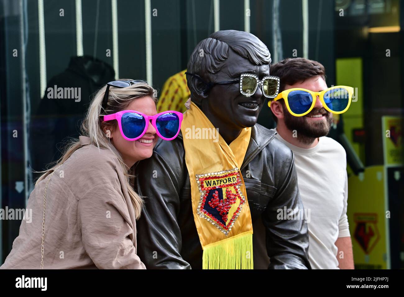 Female fans pose hi-res stock photography and images - Alamy
