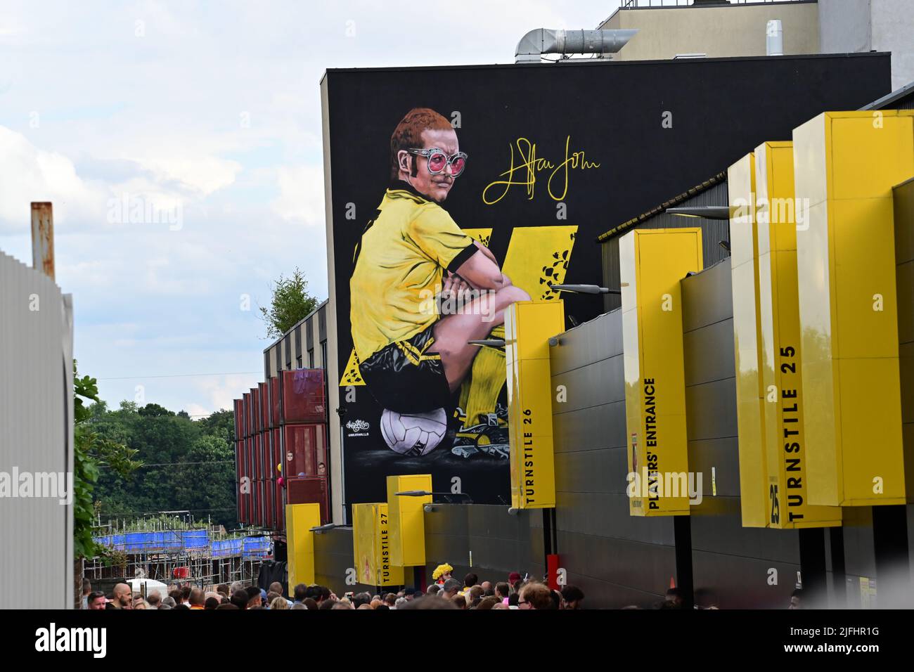 Elton John Concert Fans Stock Photo - Alamy Elton John Concert Fans Stock Photo - Alamy