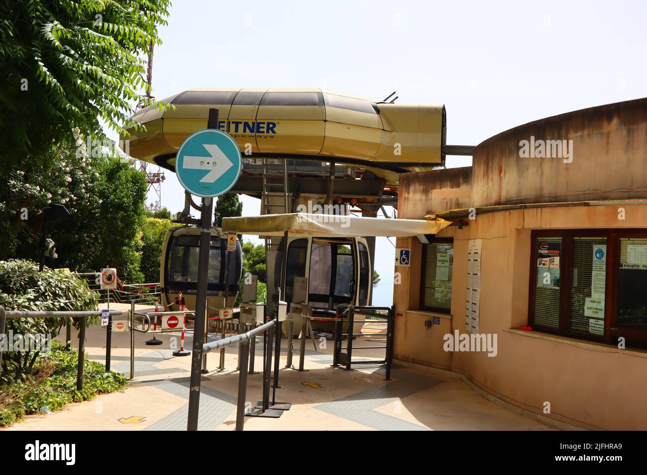 Cable car erice sicily italy hi-res stock photography and images - Alamy