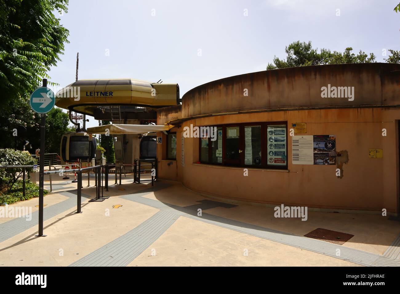 Cable car erice sicily italy hi-res stock photography and images - Alamy