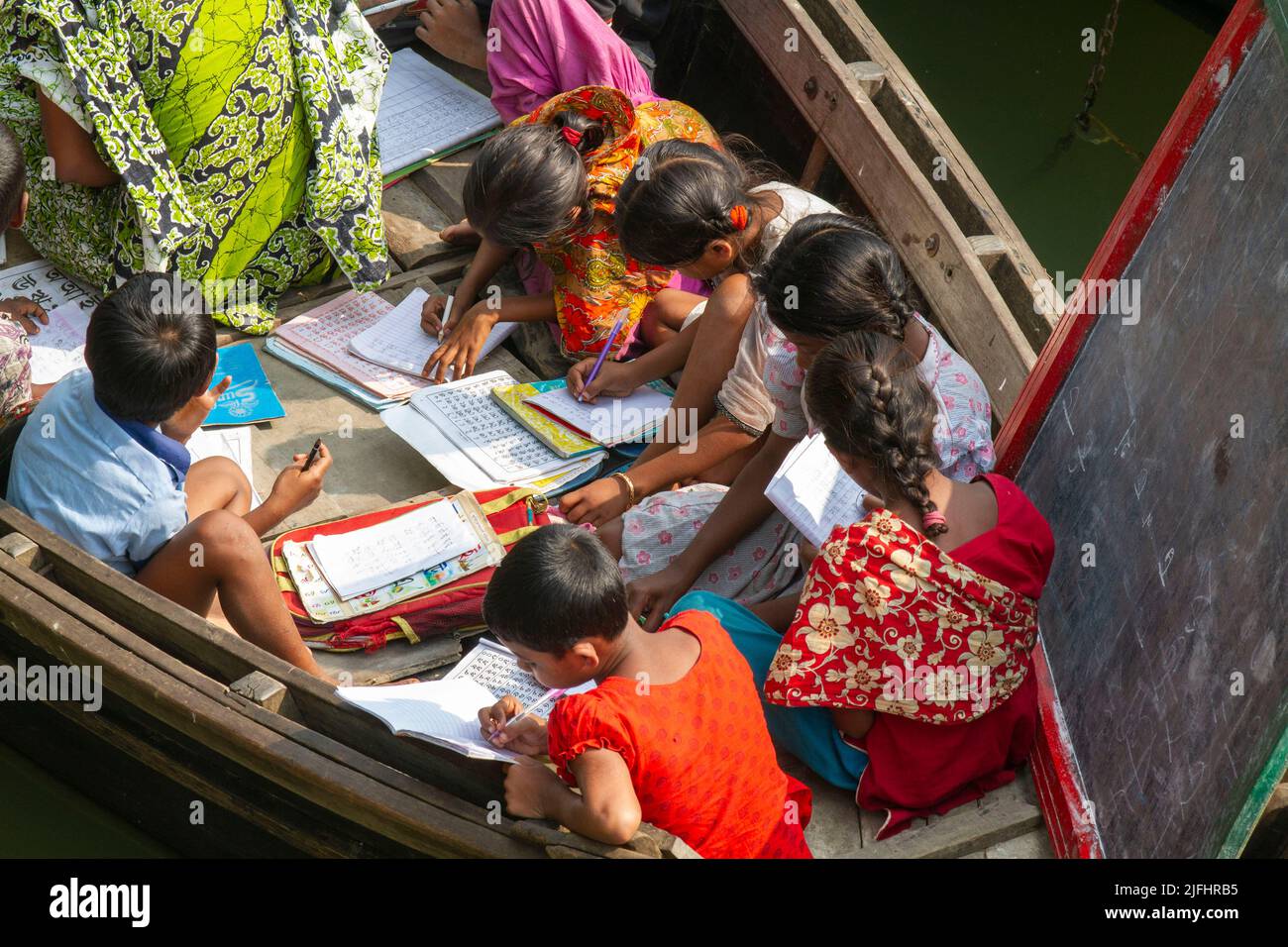 Floating school in bangladesh hi-res stock photography and images - Alamy