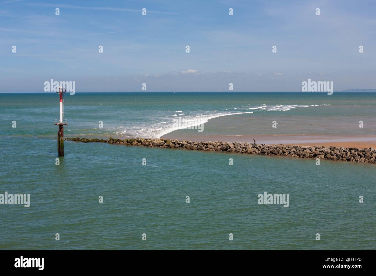 Lateral beacon marking the navigable entrance to the Estuaire de l'Orne ...