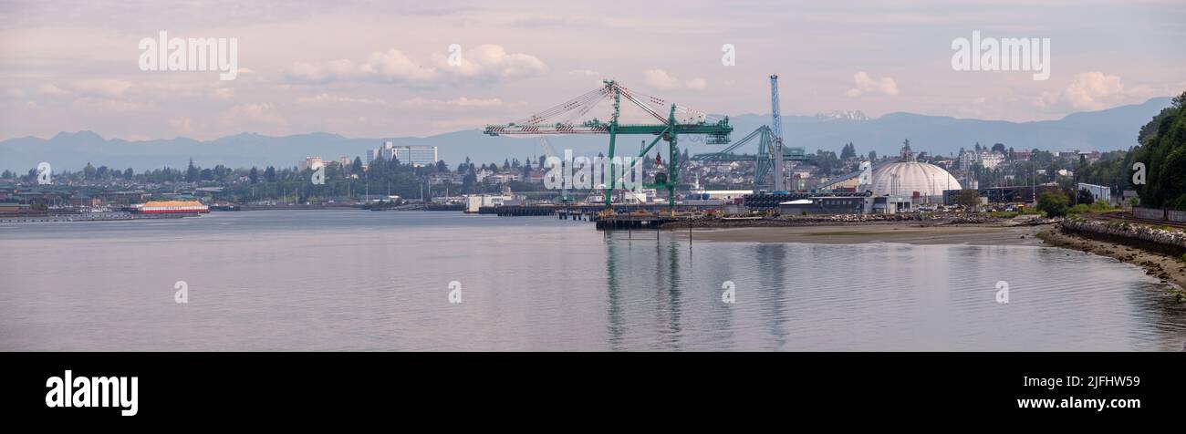 Base naval everett hi-res stock photography and images - Alamy