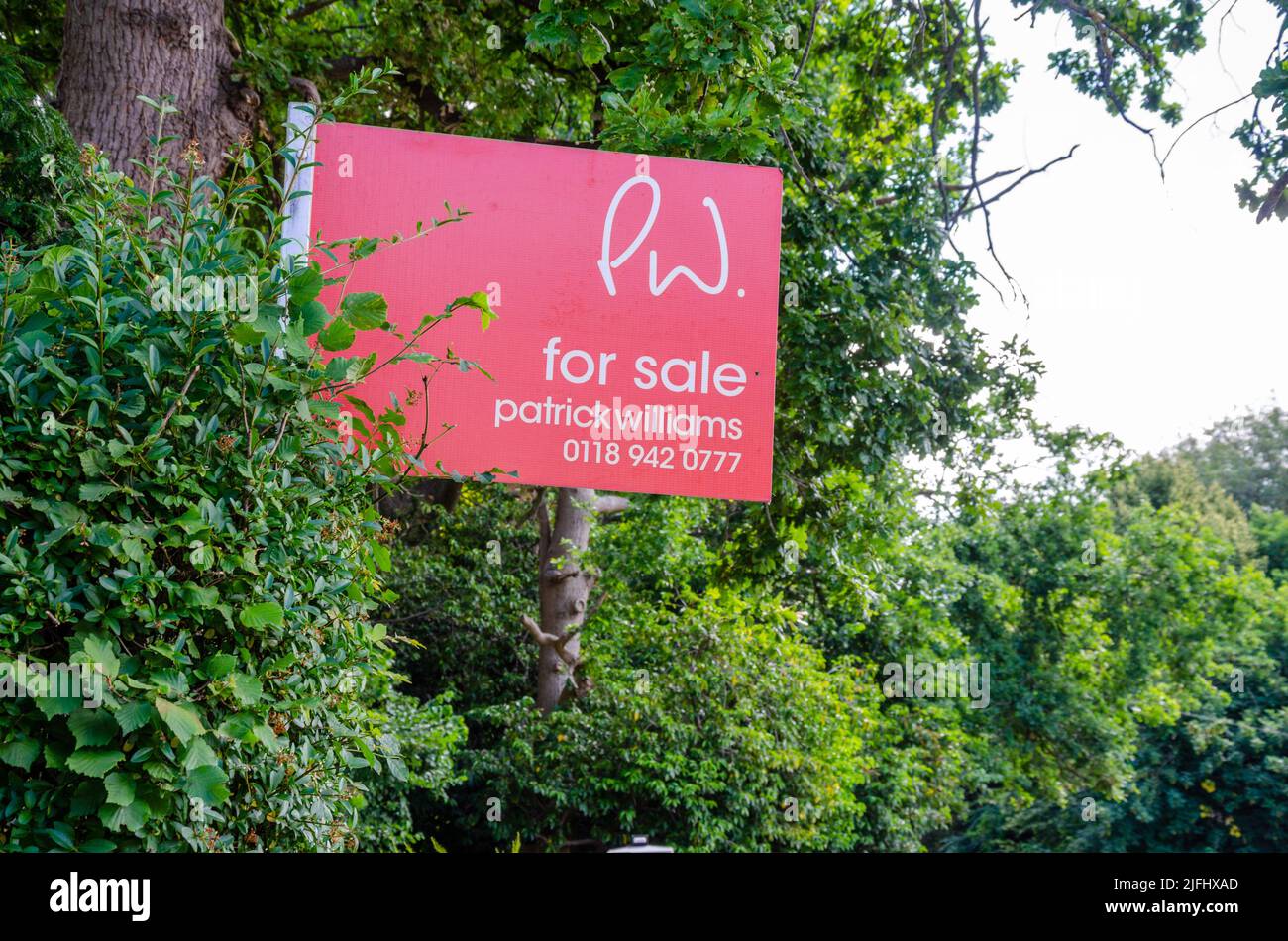 Realtor signage hi-res stock photography and images - Alamy