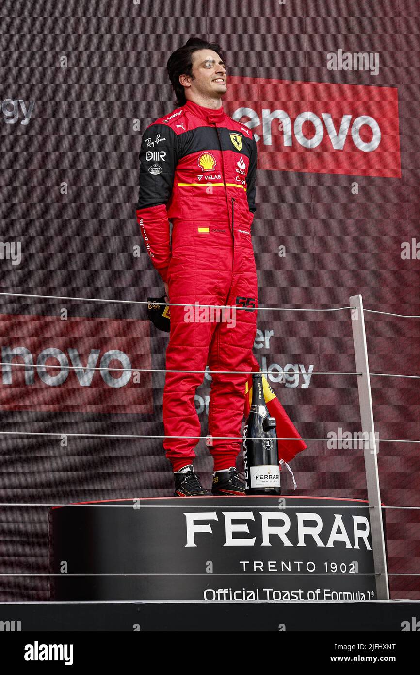 SAINZ Carlos (spa), Scuderia Ferrari F1-75, portrait celebration podium ...