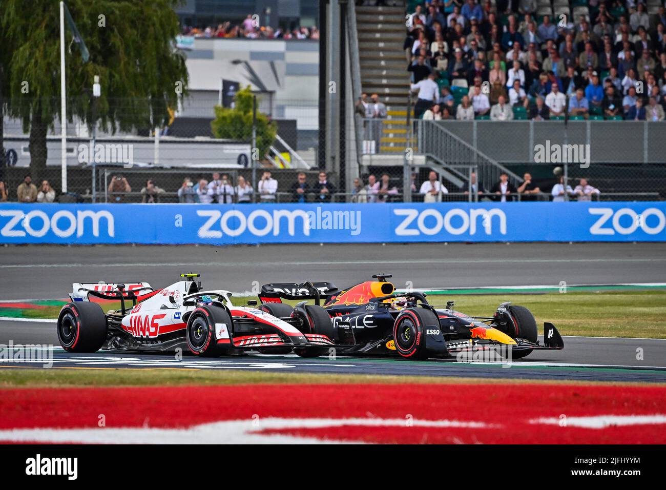 Ferrari formula 1 overtaking hi-res stock photography and images - Alamy