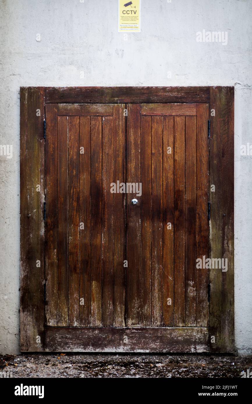 Rear entrance to building R136 Stock Photo - Alamy