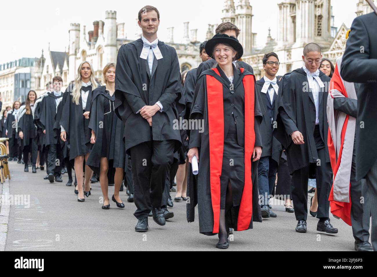 Cambridge graduates from King’s College attend their graduation ...