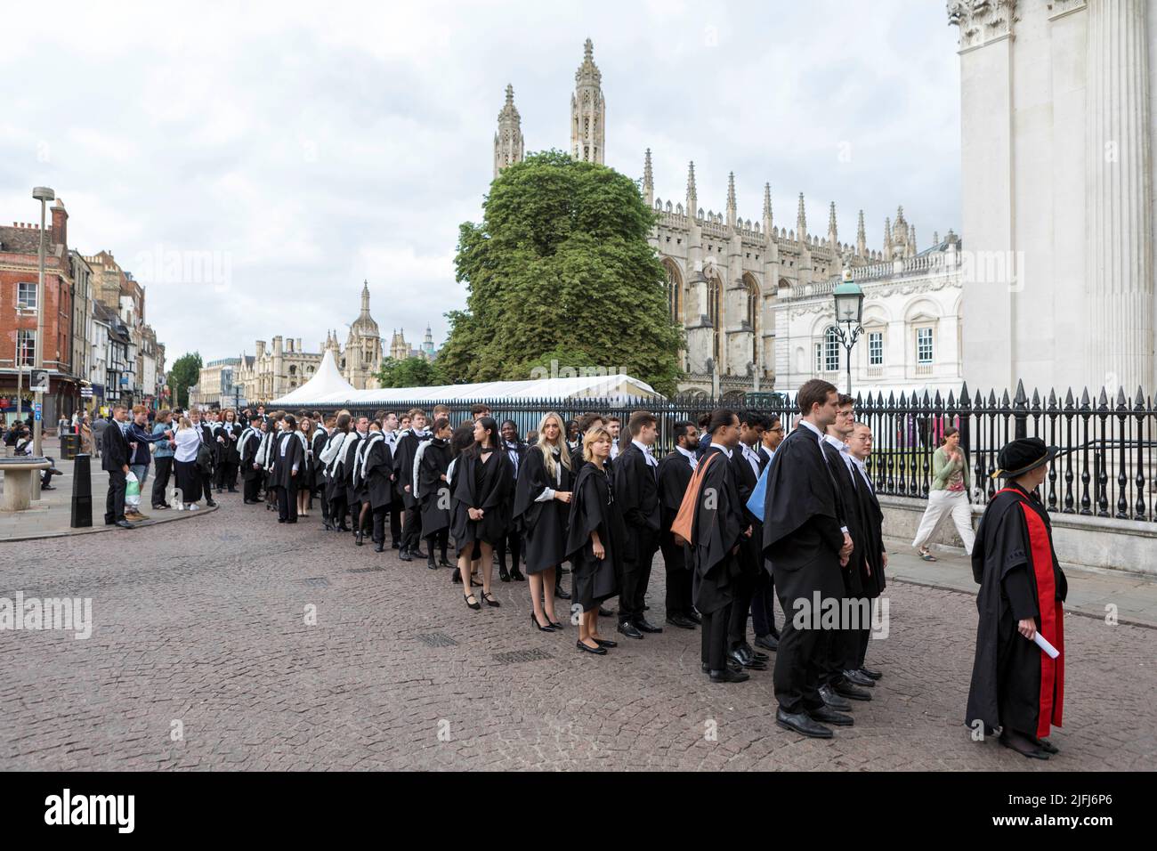 Cambridge graduates from King’s College attend their graduation ...