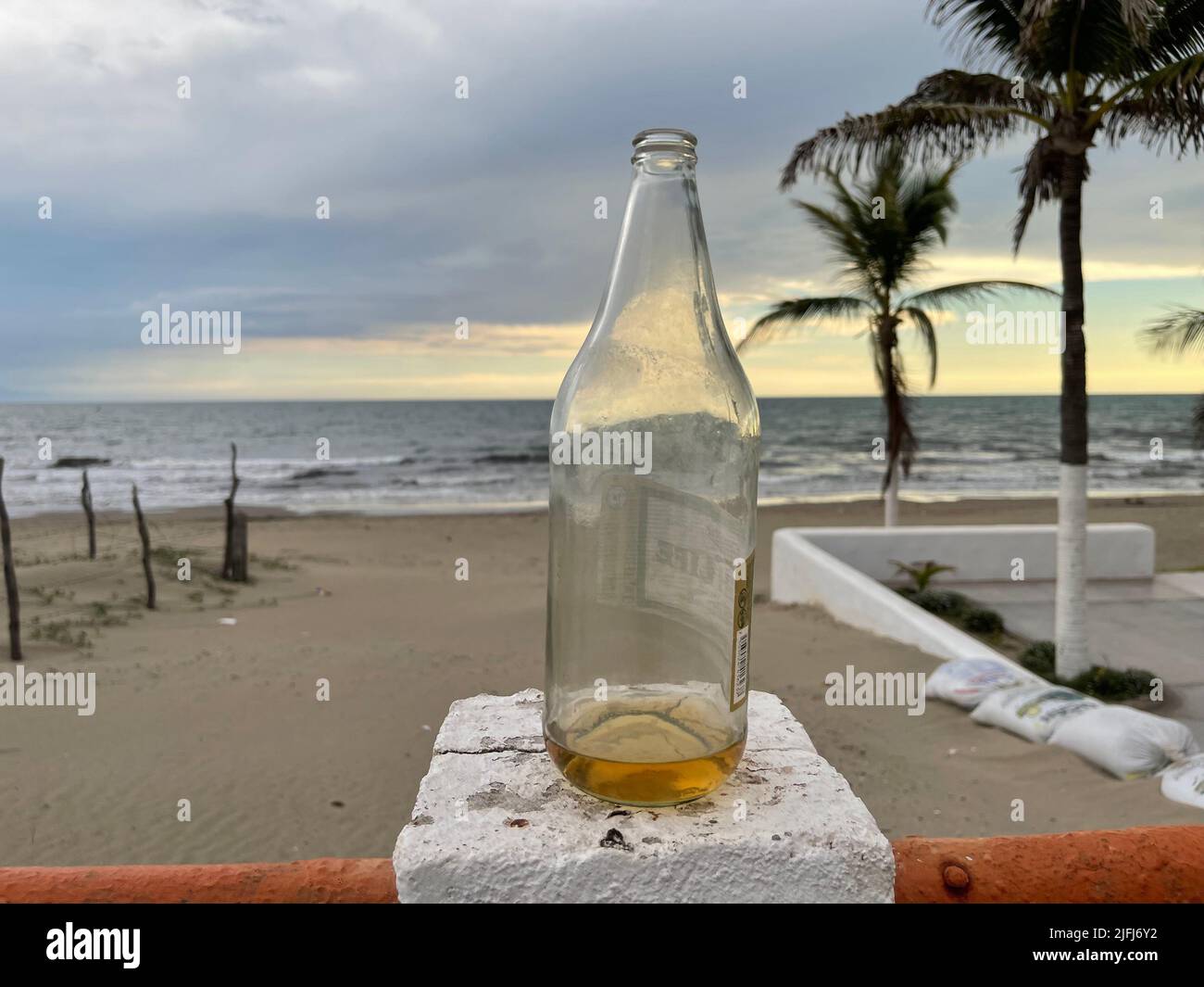 Cerveza playa hi-res stock photography and images - Alamy
