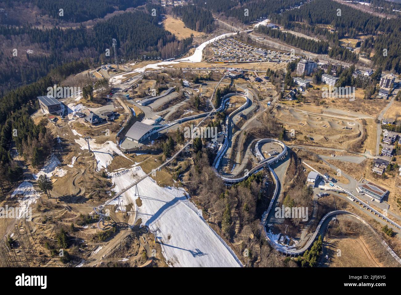 Skeleton und bobbahn hi-res stock photography and images - Alamy