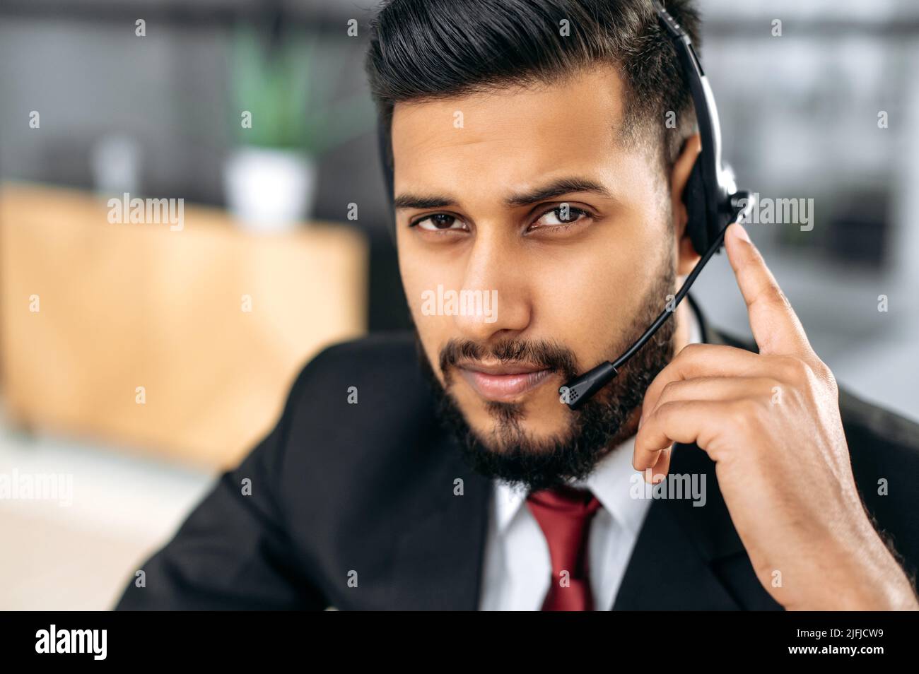 Close up young concentrated service hi-res stock photography and images ...