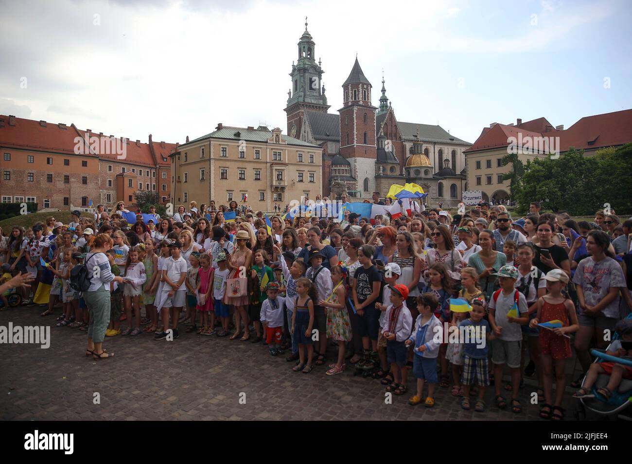People seen singing during the record breaking attempt. Crowds gathered ...