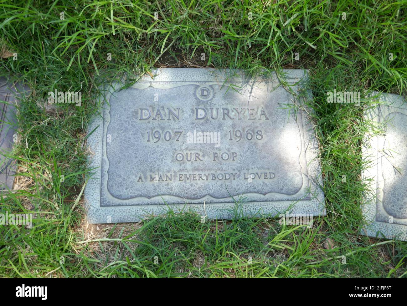 Los Angeles, California, USA 19th June 2022 Actor Dan Duryea's Grave in ...