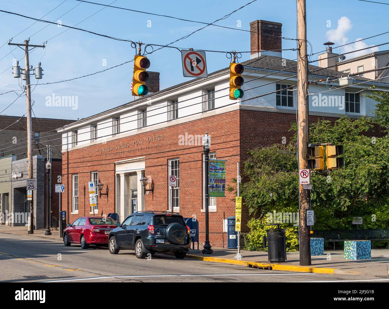 The United States Post Office on Murray Avenue in the Squirrel Hill ...