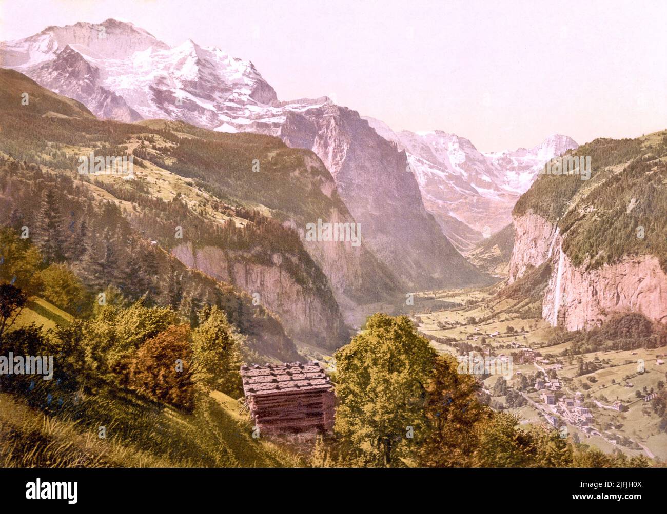 Lauterbrunnen Valley and Jungfrau, Bernese Alps, Lauterbrunnen, Bern ...