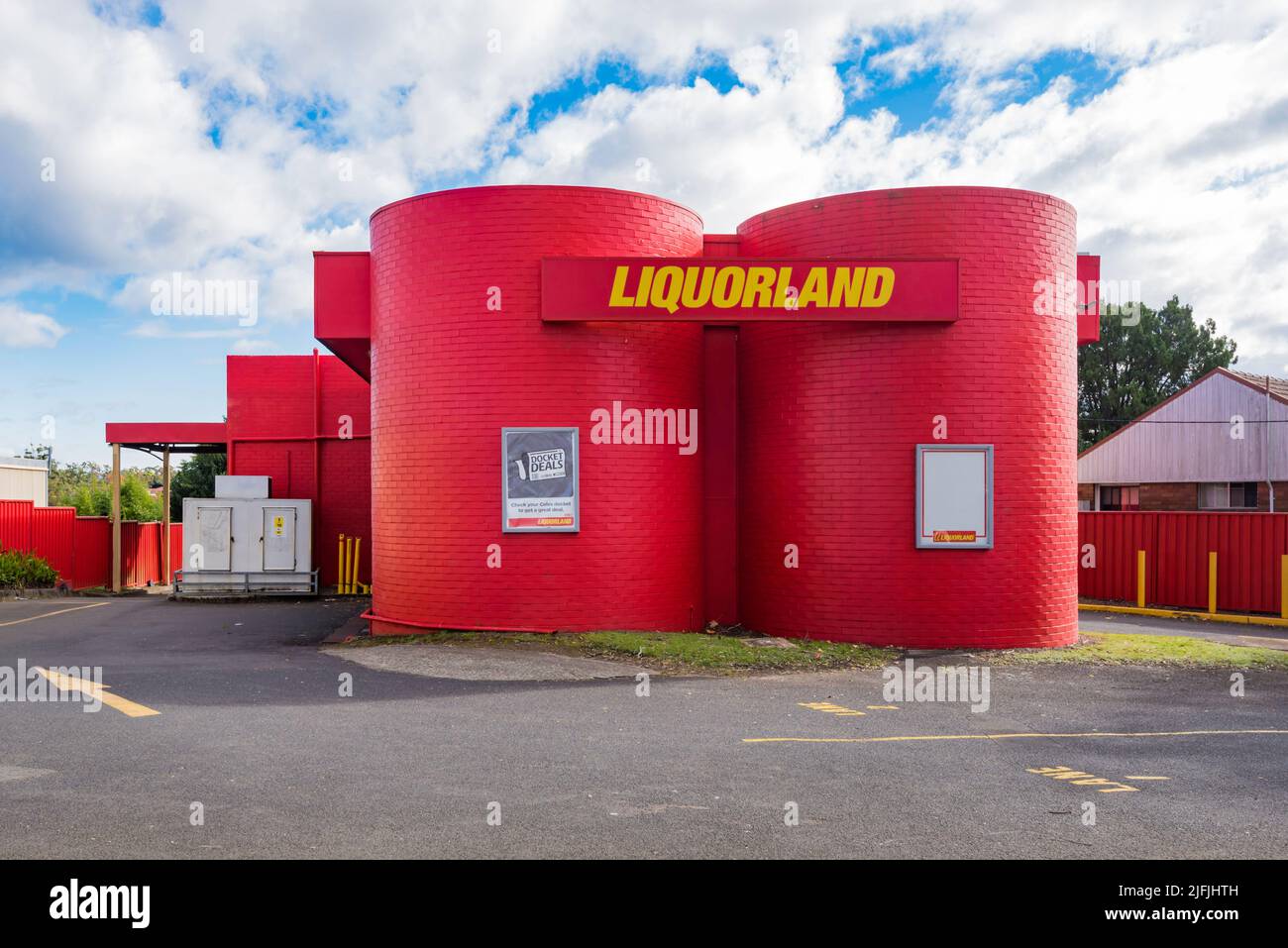 Drive through liquor store hi-res stock photography and images - Alamy