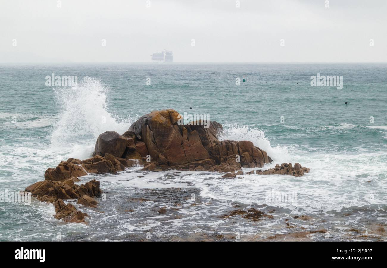 Forty foot hi-res stock photography and images - Alamy