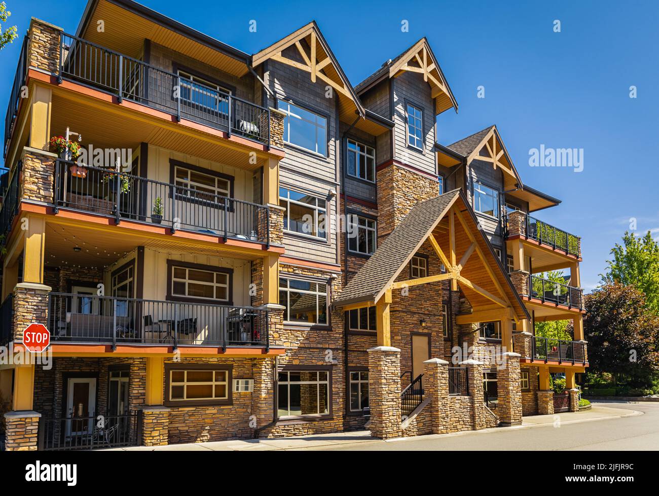 New Modern Apartment Buildings in Vancouver BC. Canadian modern ...