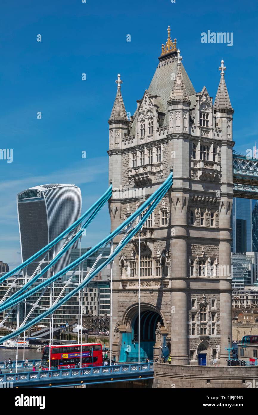 Daytime london hi-res stock photography and images - Alamy
