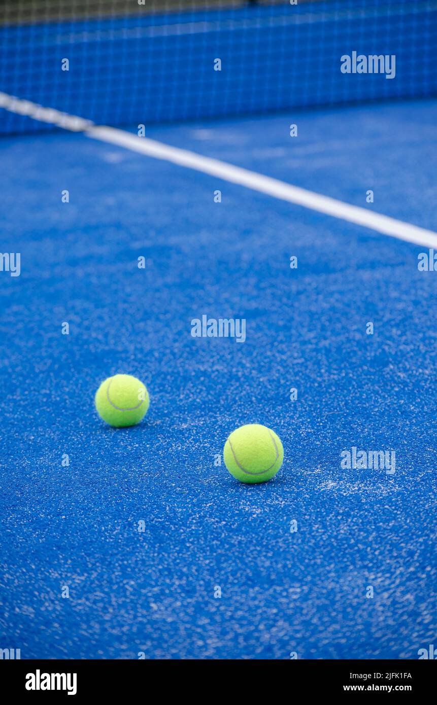 Tennis balls on artificial hi-res stock photography and images - Alamy