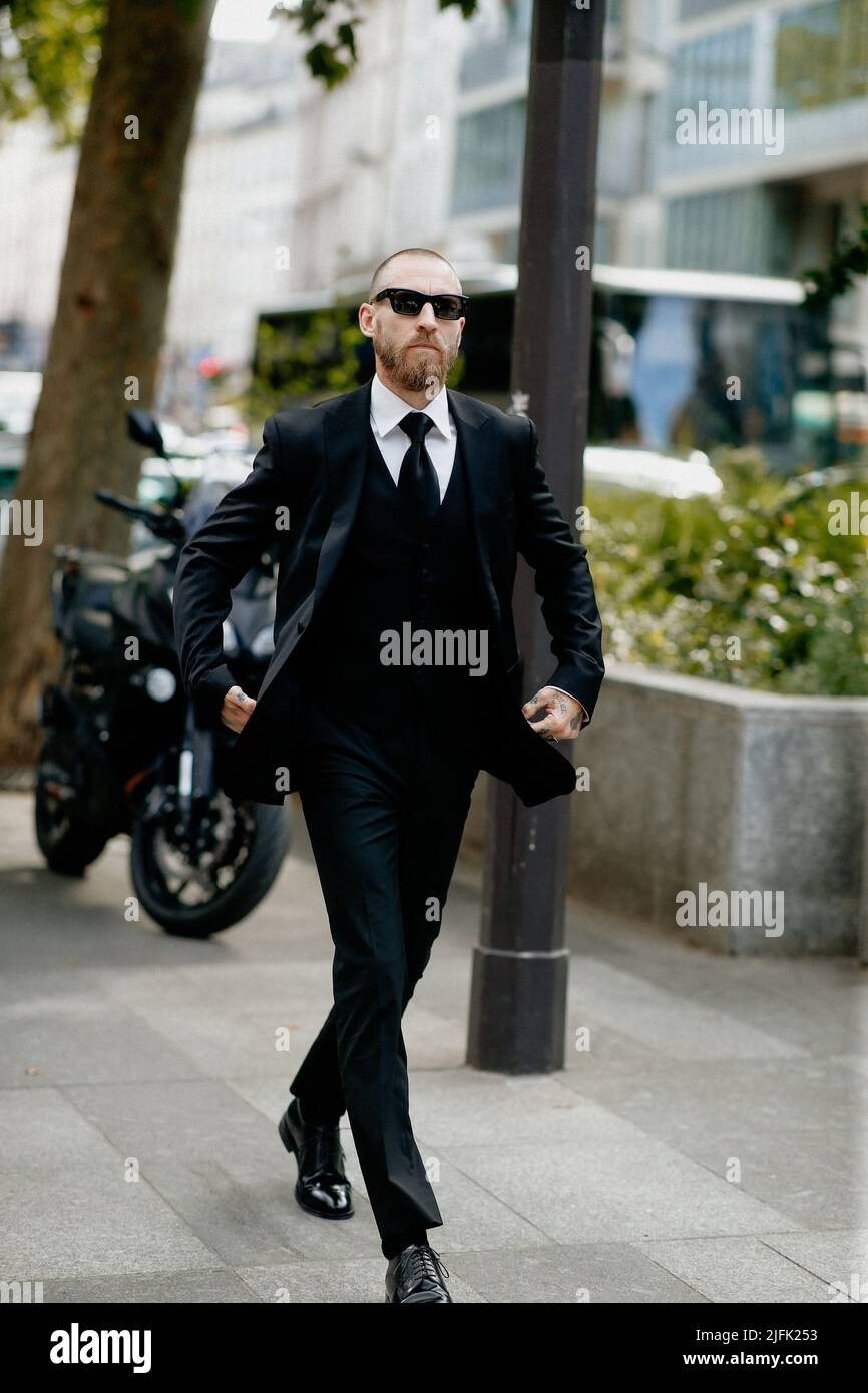 Street style, Justin O Shea arriving at Rhude Spring-Summer Menswear ...