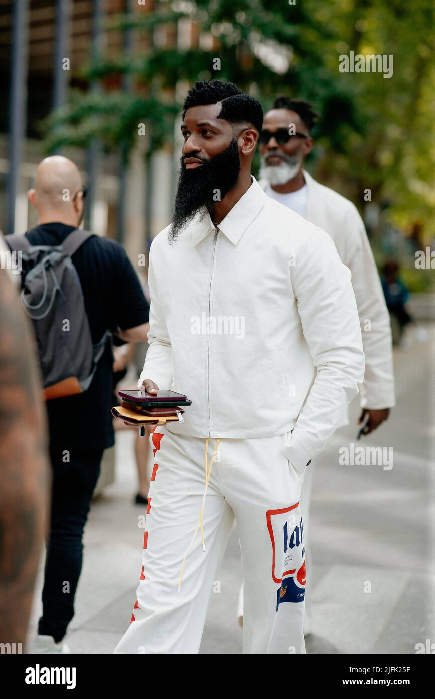 Street style, Allen Onyia arriving at Rhude Spring-Summer Menswear 2023 ...