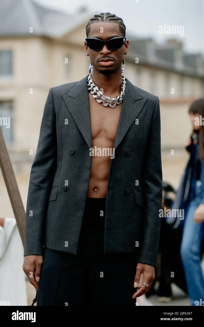 Street style, Shai Gilgeous-Alexander arriving at Givenchy Spring ...