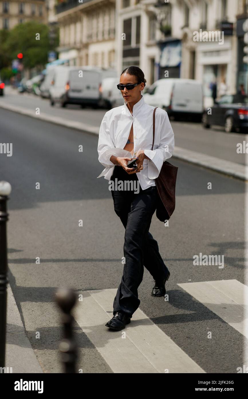 Street style, Melissa Bon arriving at Lemaire Spring-Summer Menswear ...