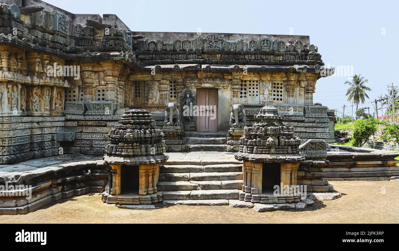 Closed entrance door of Mallikarjuna Temple, Basaralu, Mandya ...