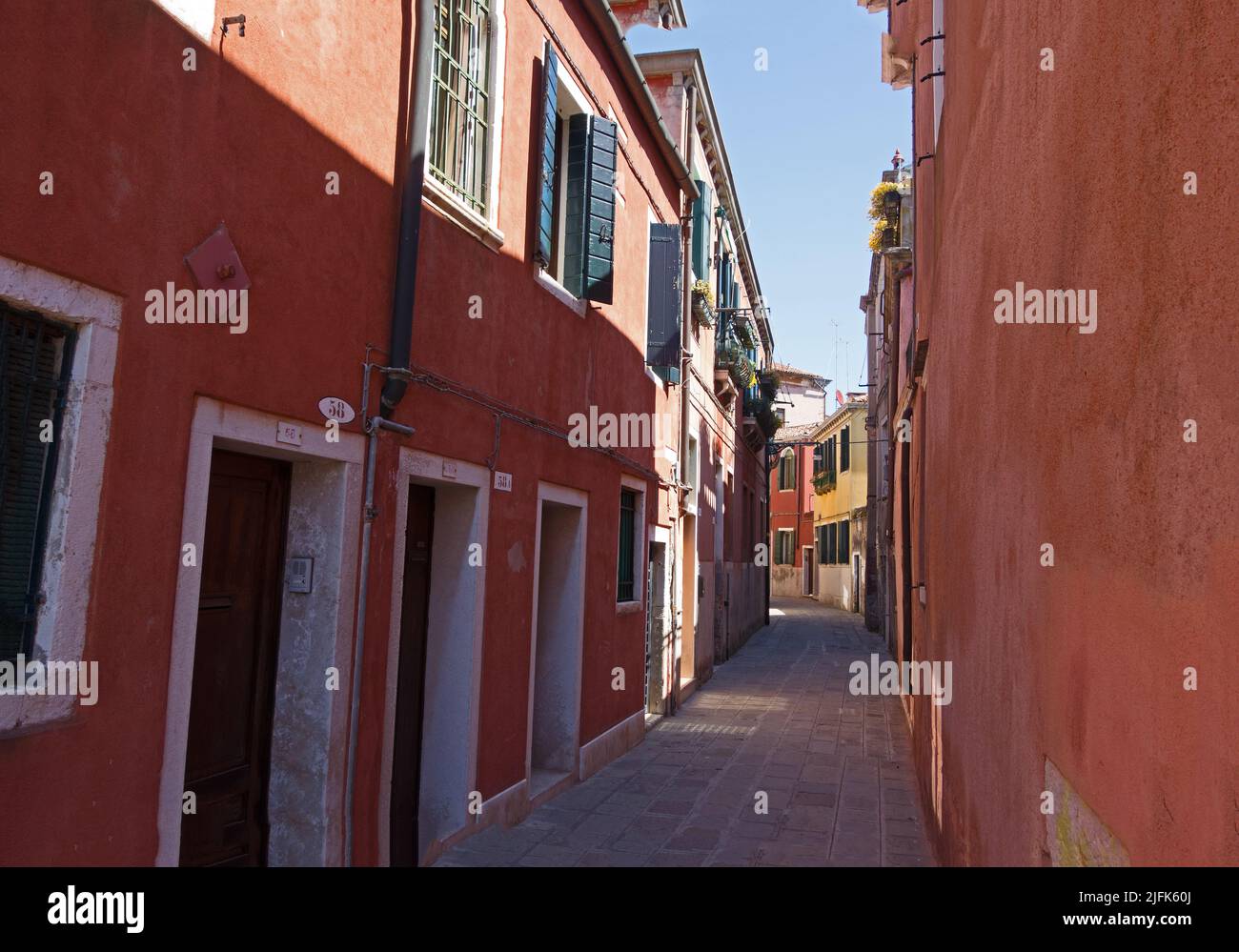Colorful alleyways hi-res stock photography and images - Alamy