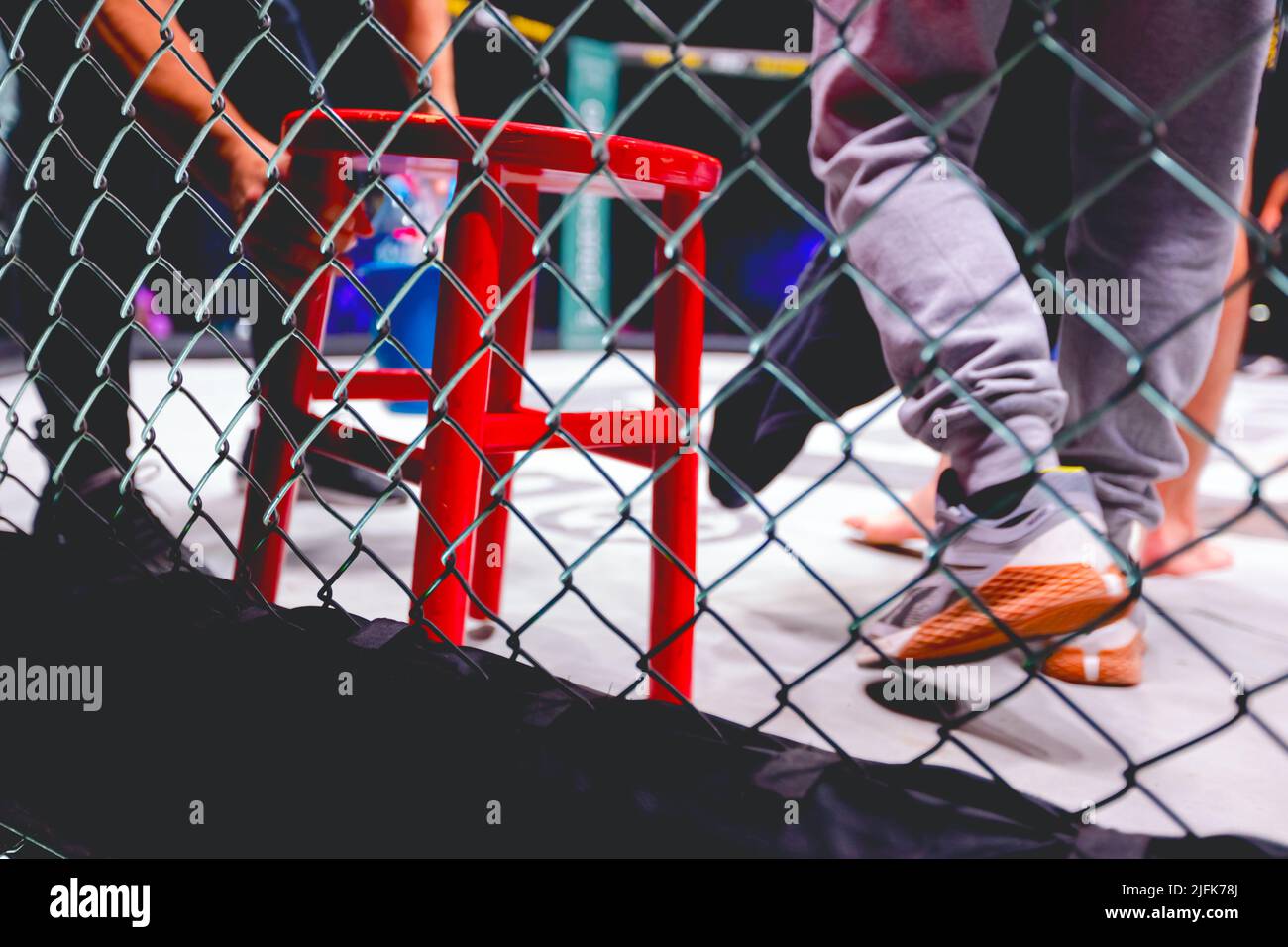 Mma ring hi-res stock photography and images - Alamy