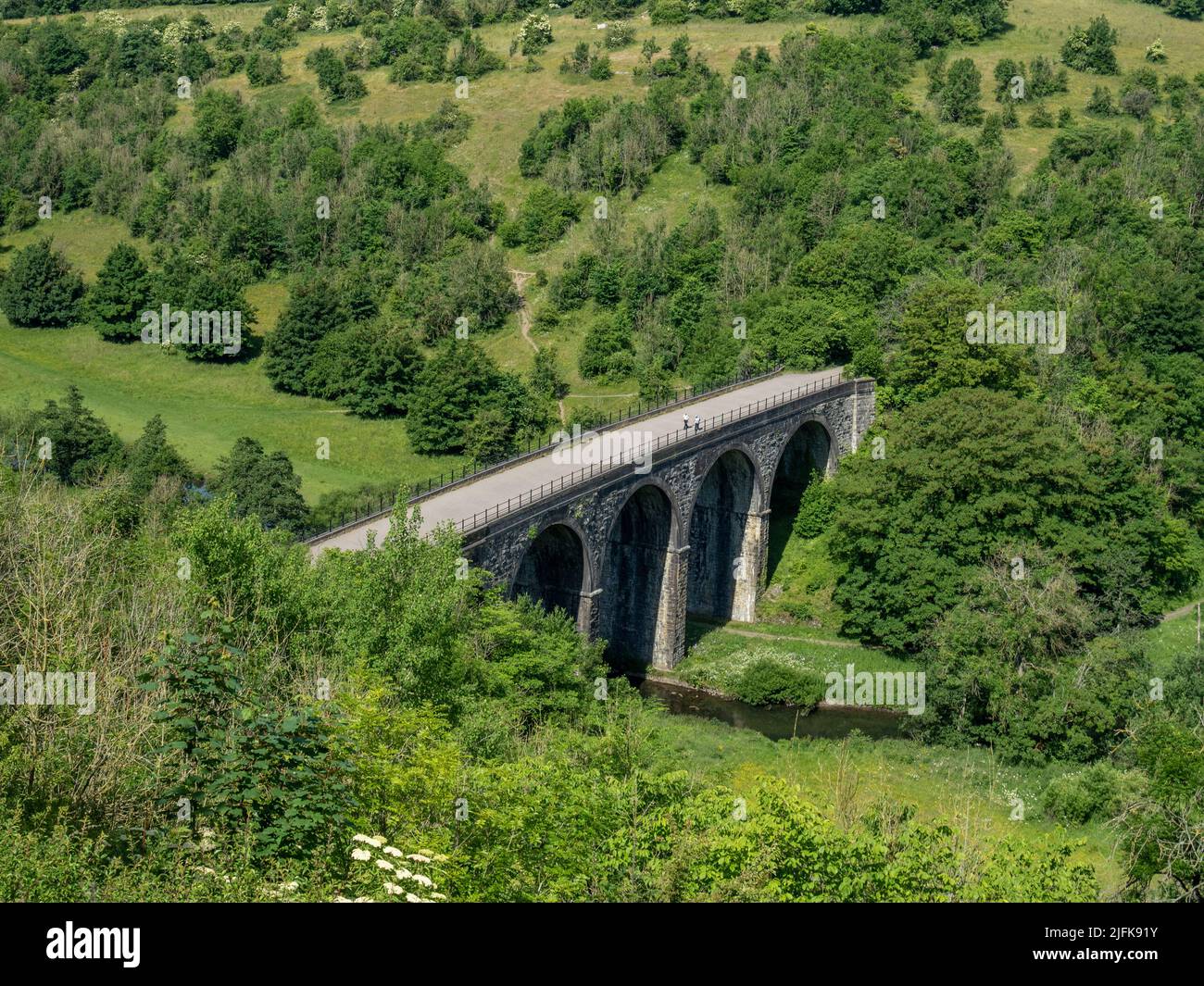 View of the Headstone Viaduct in summer from the Monsal Head viewpoint ...
